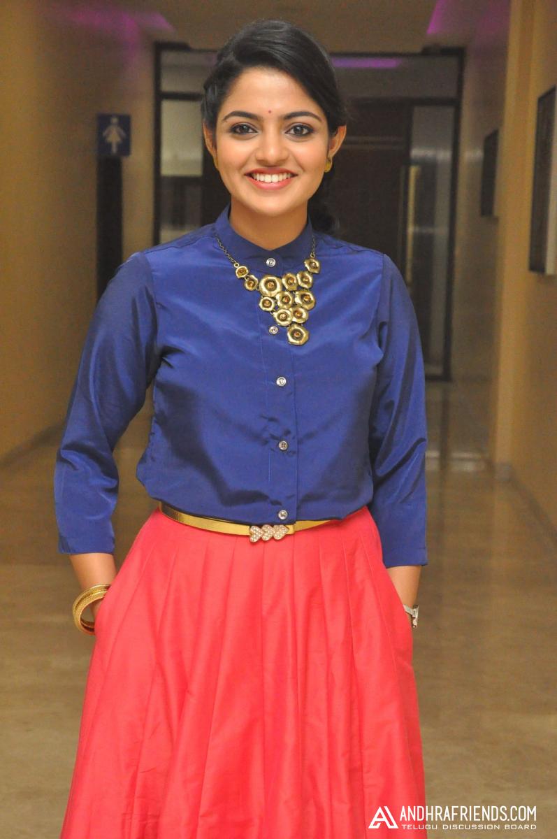 Nikila Vimal New Pics - Andhrafriends.com